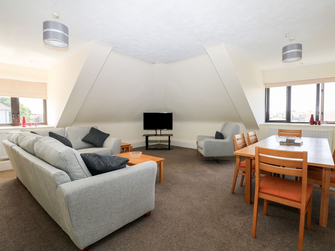 Flat 35 Marine Court In Littlehampton West Sussex Cottages And Lodges
